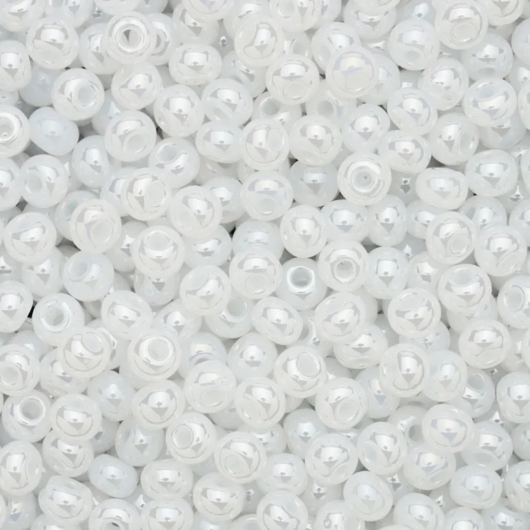 Czech Seed Beads, 6/0 - Pearlized Pearl White (loose) - Beazu